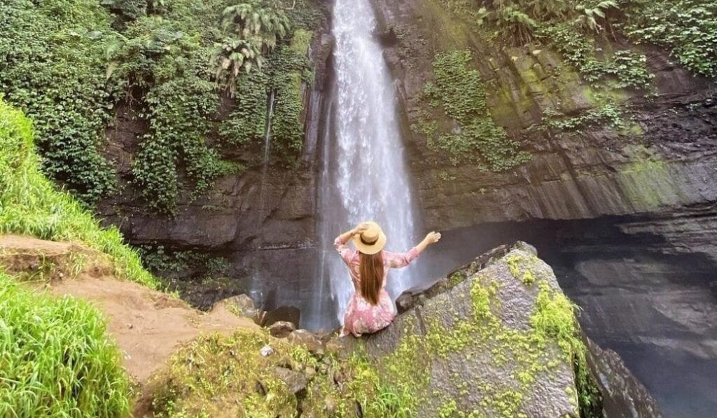Menikmati Keindahan Air Terjun Coban Talun Malang